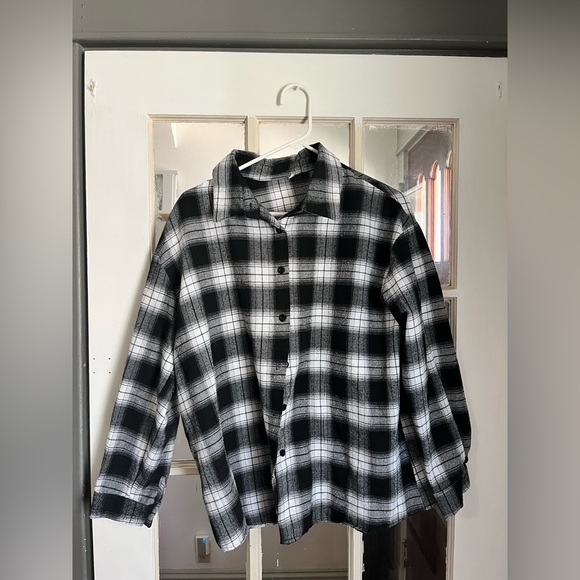 SHEIN | Tops | Shein Black And White Flannel | Poshmark